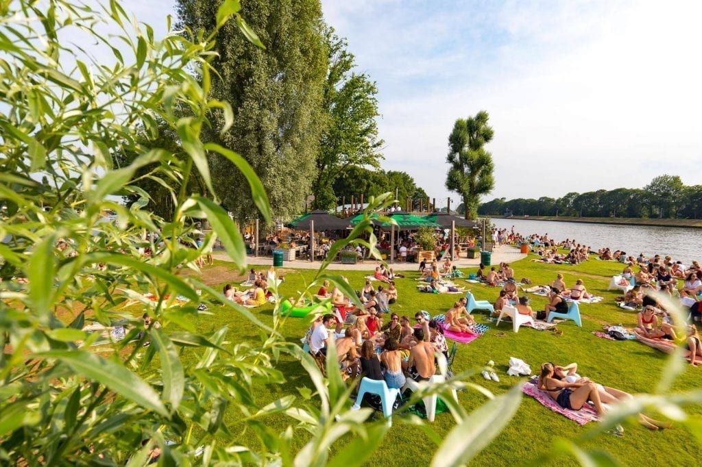 Strand Oog in Al - Het stadsstrand van Utrecht perfect voor zomerse dagen